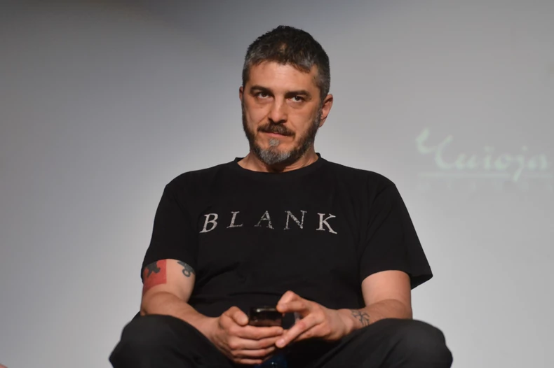 "Dali su mi bebu u naručje, a moje ruke su BILE ZAGNOJENE OD HEROINA ...